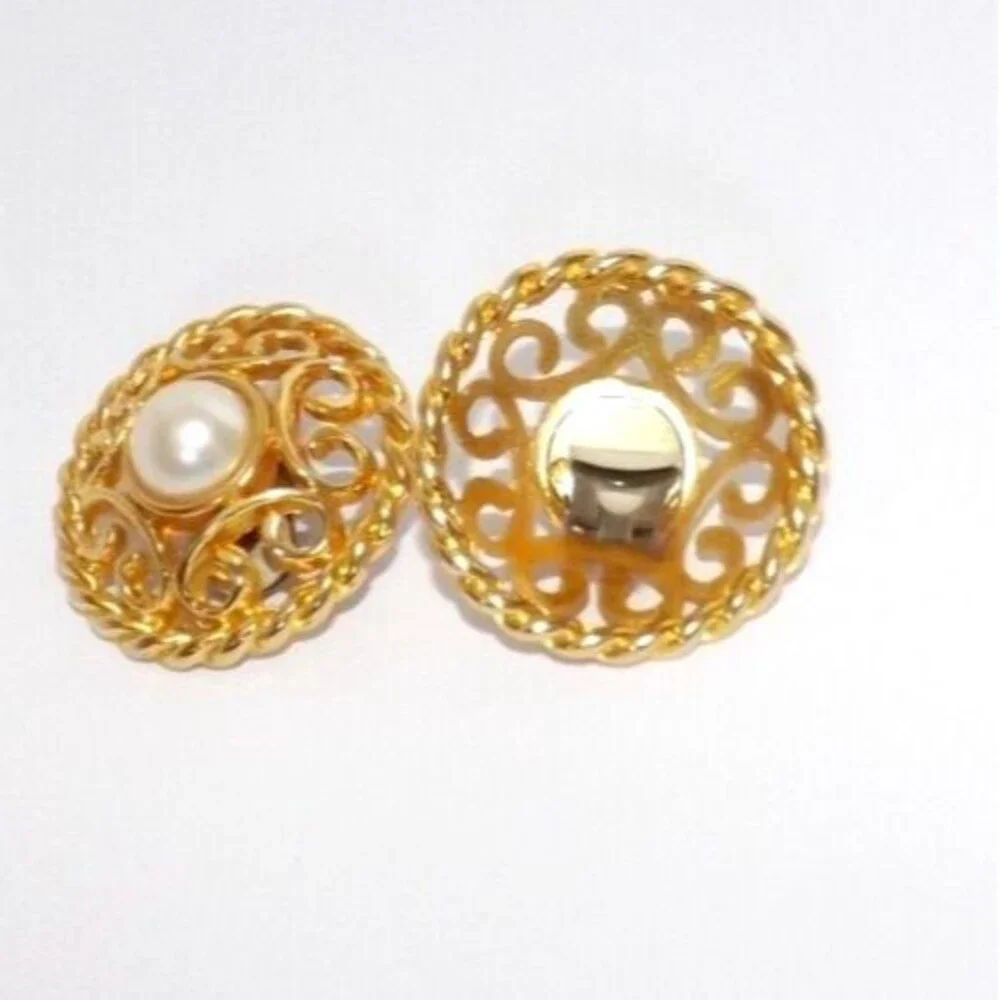 Jewelry | Vintage Big Pearl Gold Tone Scroll Rope Statement Clip On ...
